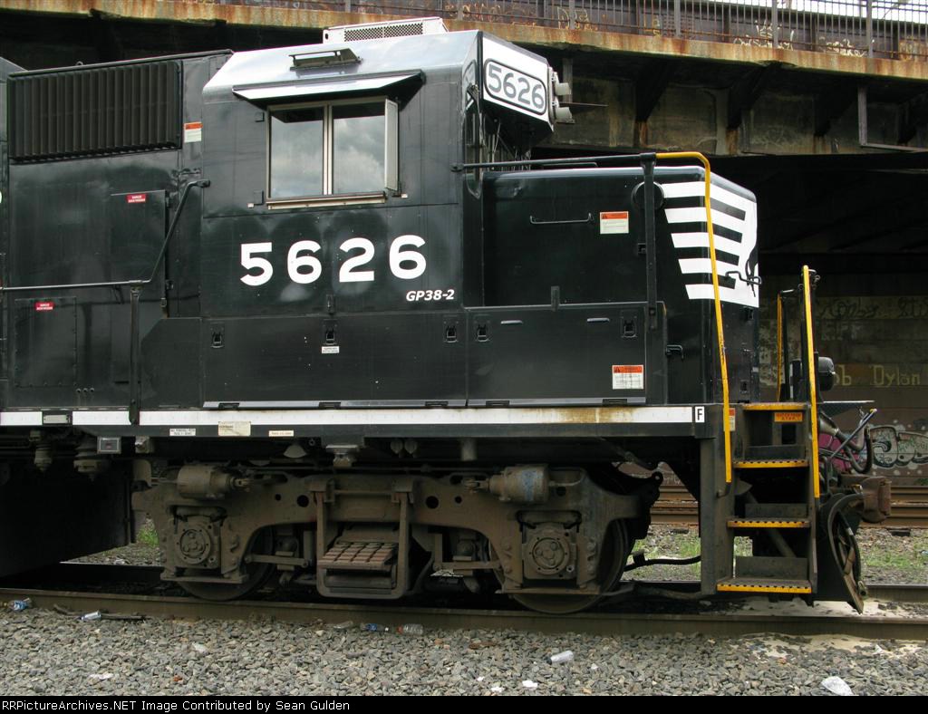 NS EMD GP38-2 5626